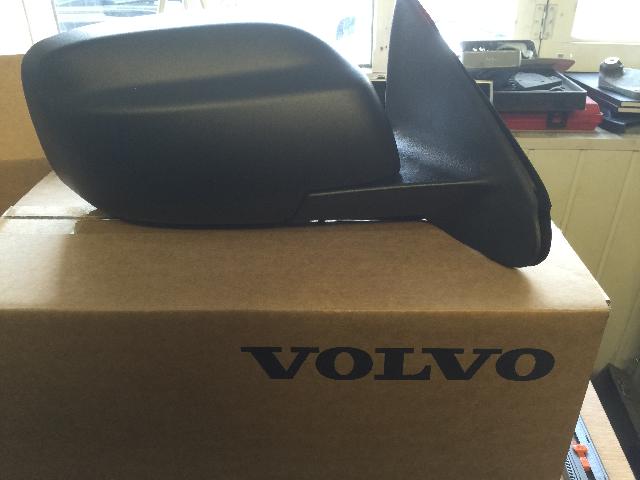 VOLVO XC70 DRIVERS WING MIRROR 2005-2007