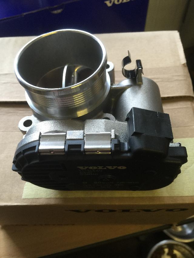 VOLVO S60 D5 THROTTLE BODY 2005-2008