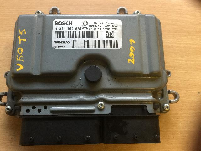 VOLVO V50 T5 ENGINE ECU 2004-2010