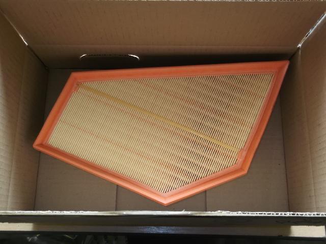 VOLVO V50 D5 AIR FILTER 2004-2010