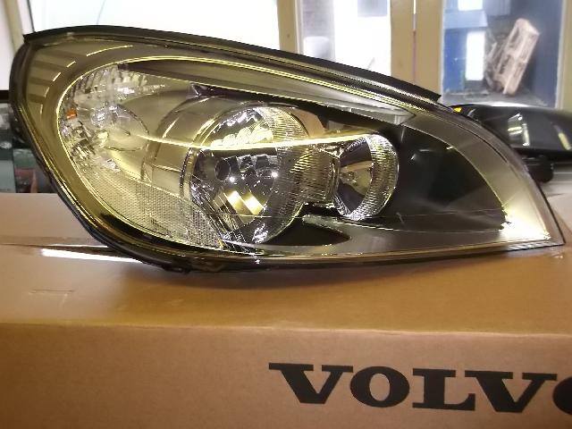 VOLVO S60 DRIVERS HEADLIGHT 2009-2018