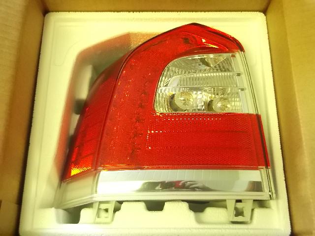 VOLVO V70 PASSENGER SIDE REAR LAMP 2014-2017