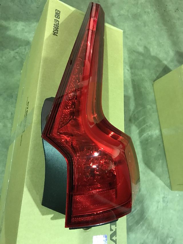VOLVO V90 DRIVERS SIDE REAR LAMP 2017-2023