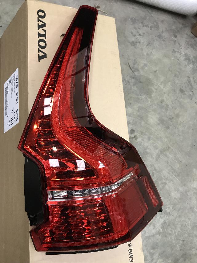 VOLVO XC60 DRIVERS SIDE REAR LAMP 2018-2023