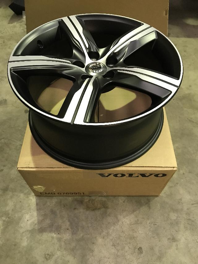 VOLVO S90 18 INCH R DESIGN ALLOY WHEEL 2017-2022
