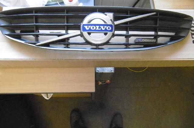 VOLVO V60 R DESIGN FRONT BUMPER GRILL 2014-2017