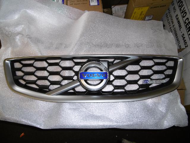 VOLVO C30 R DESIGN FRONT GRILL 2010-2015
