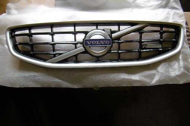VOLVO S60 R DESIGN FRONT BUMPER GRILL 2009-2018