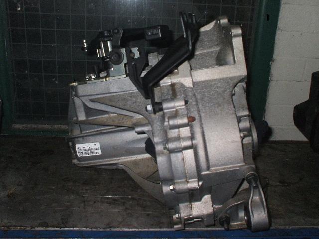 VOLVO V40 D2 6 SPEED MANUAL GEARBOX 2012-2016