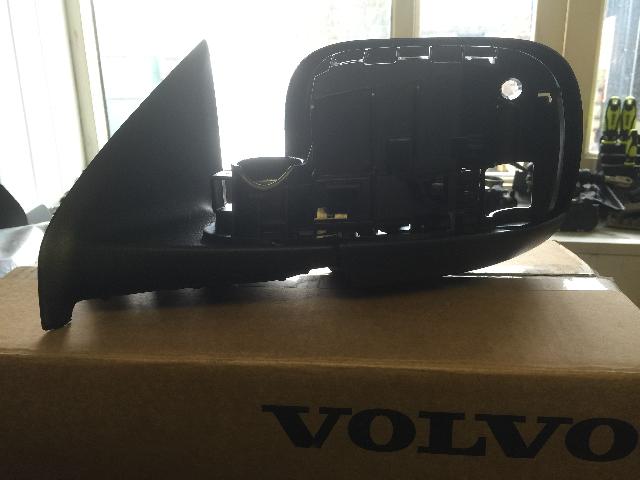 VOLVO XC70 PASSENGER SIDE WING MIRROR 2008-2016
