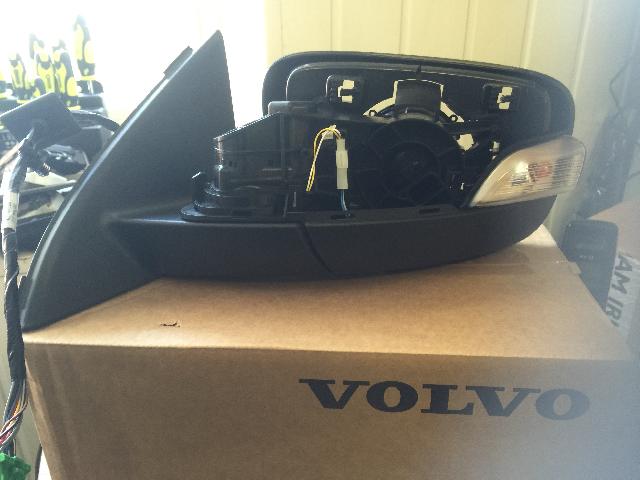 VOLVO XC60 PASSENGER SIDE WING MIRROR 2009-2012