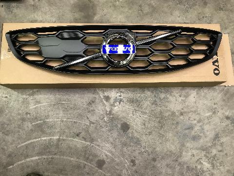 VOLVO V60 CROSS COUNTRY FRONT BUMPER GRILL 2016-2018