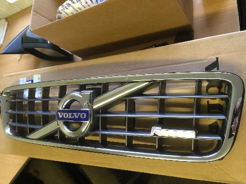 VOLVO XC90 R DESIGN BONNET GRILL 2007-2015
