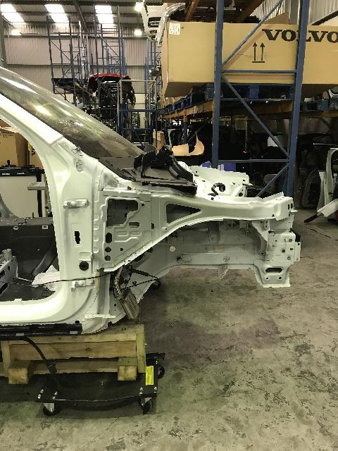 VOLVO XC90 DRIVERS SIDE FRONT CHASSIS LEG AND INNER WING 2015-2020