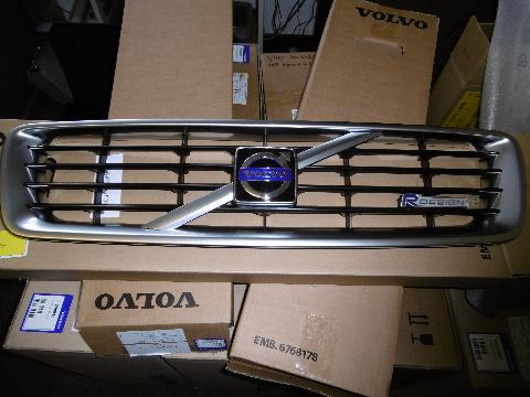 VOLVO S40 R DESIGN FRONT GRILL 2007-2012